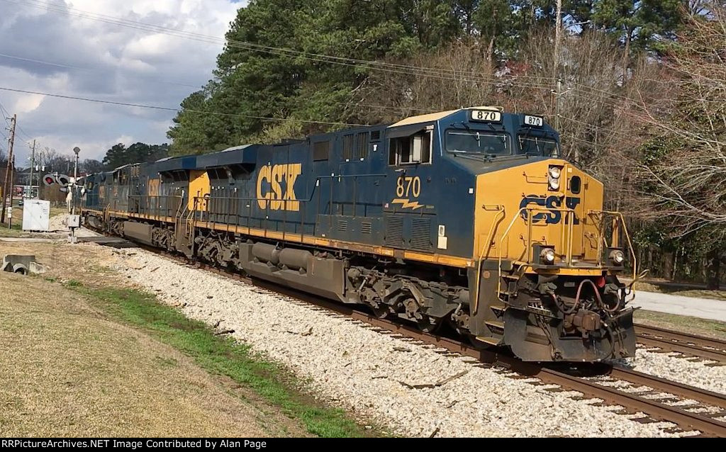 CSX 870, 3042, 2062, and 2770 lead mixed freight